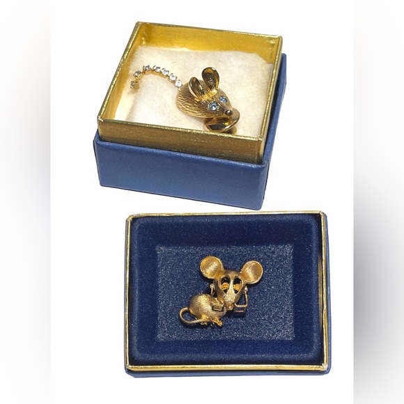 Avon | Jewelry | Two Vintage 97s Avon Mouse Brooches Midas Mouse ...